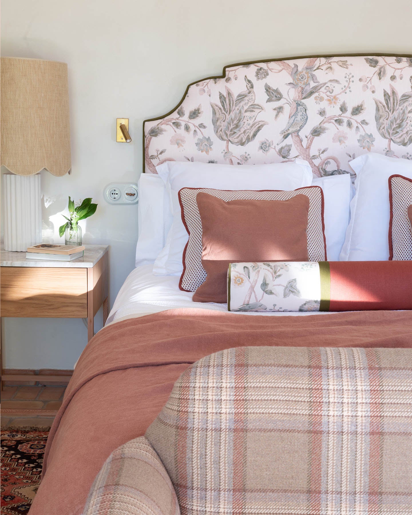 Cabecero Rosas – Borgia Conti